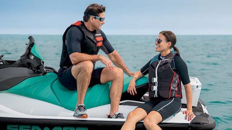 Do You Need A Floatation Belt For Snorkeling? - Scuba Diving Lovers